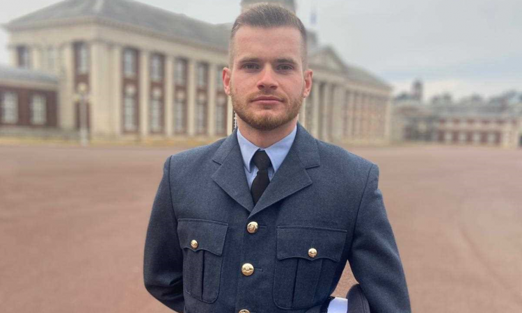 OSBiH dobile još jednog oficira sa Kraljevske zrakoplovne Vojne ...