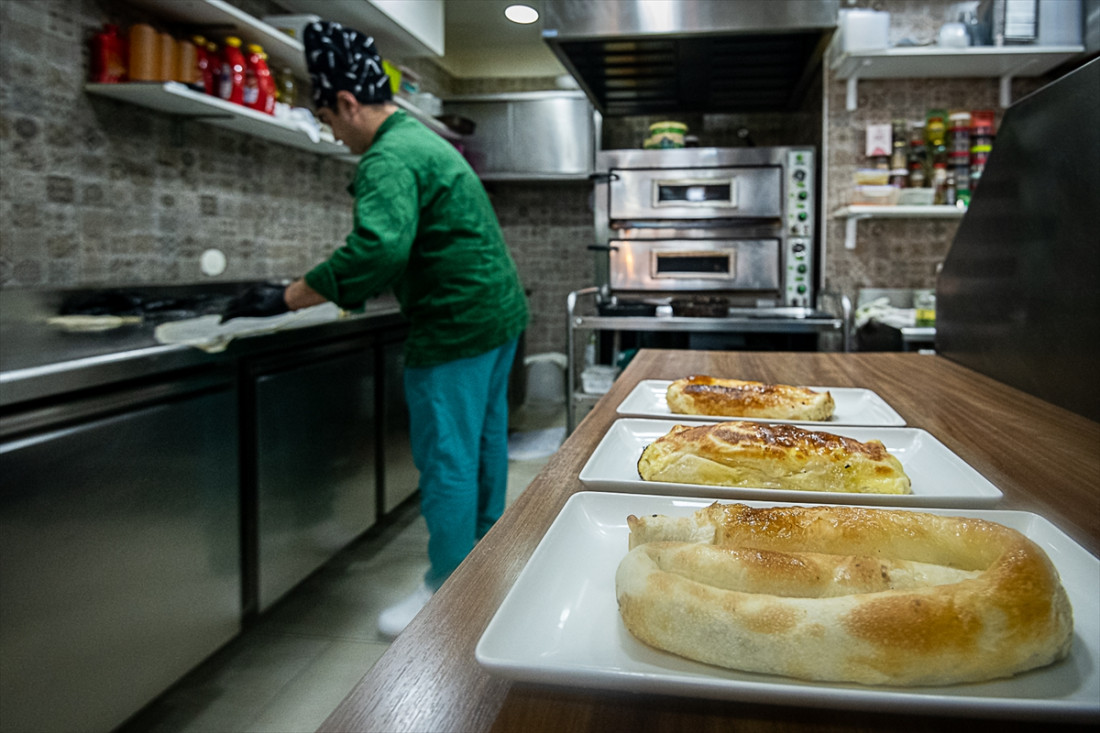 TIP.ba | Foto: Bio šareni, sjeckani ili buredžik, u Bosni je burek samo ...