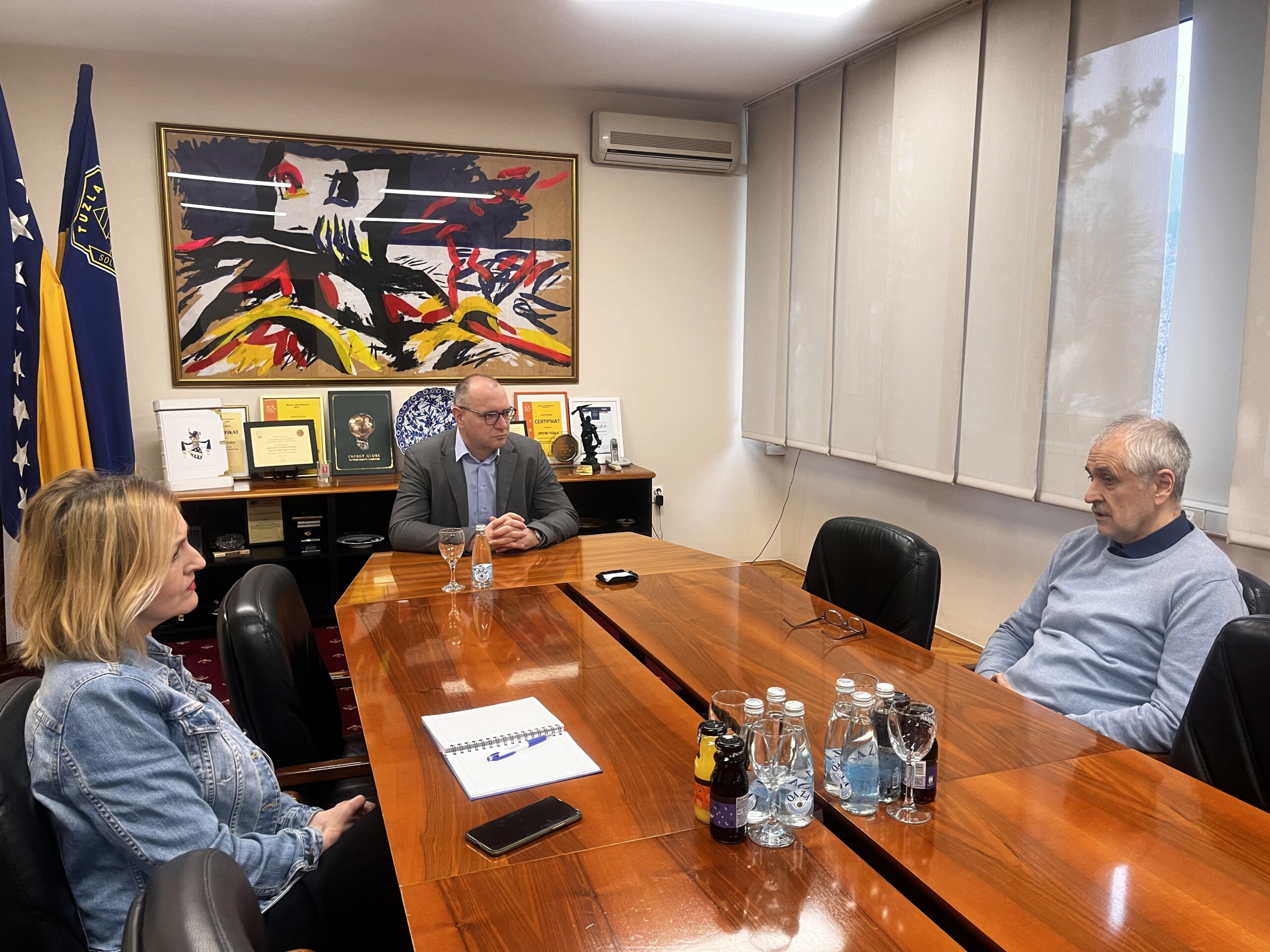 Sastanak u Gradskoj upravi Tuzle u povodu 26 godina postojanja Kluba ...