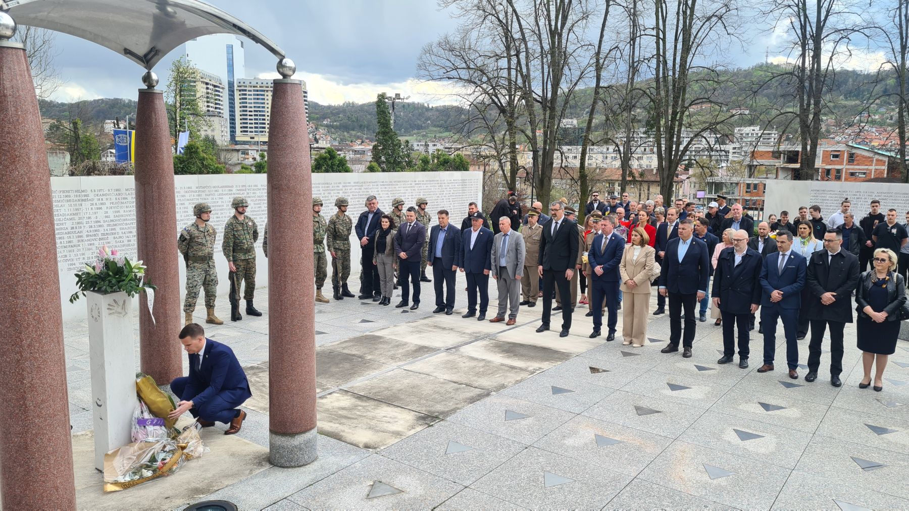 TIP.ba | Foto: U Tuzli svečano obilježen Dan Armije Republike Bosne i ...