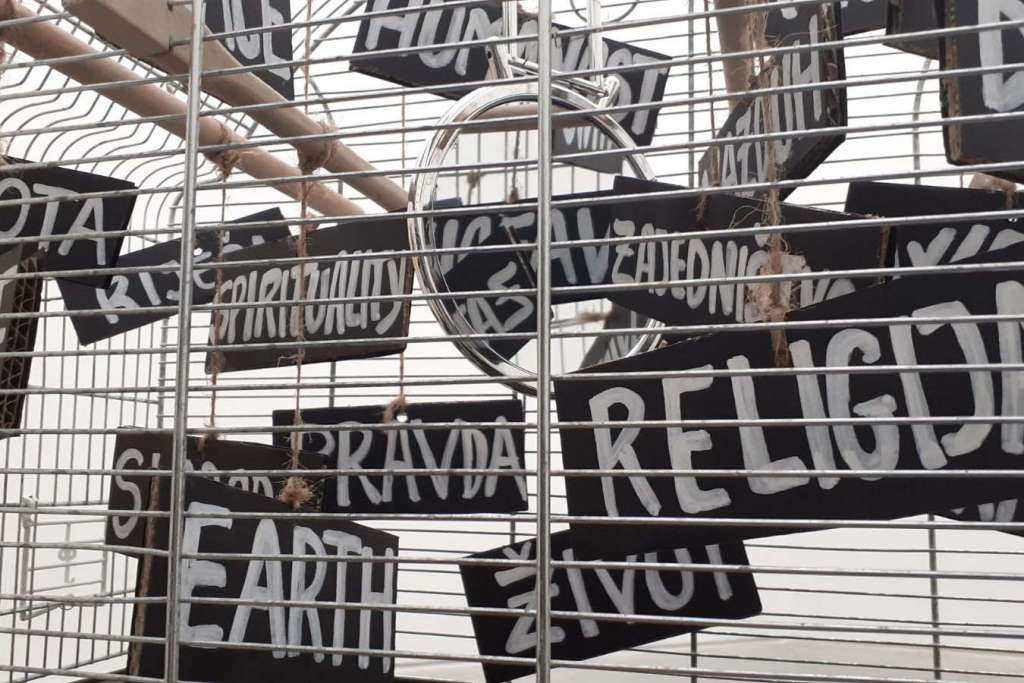 Djelom o kavezu Almir Dervišević ukazuje na univerzalne vrijednosti ...