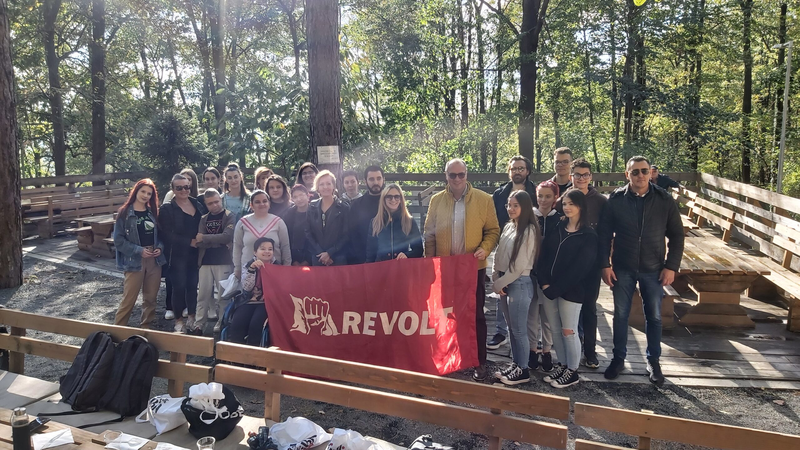 Lugavić razgovarao i družio se s mladima na izletištu Ilinčica - TIP.ba