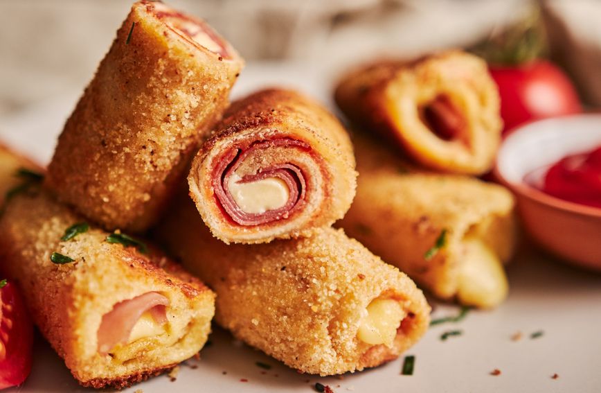 Recept za rolice sa šunkom i sirom koje nastaju za 15 minuta, a nestaju ...