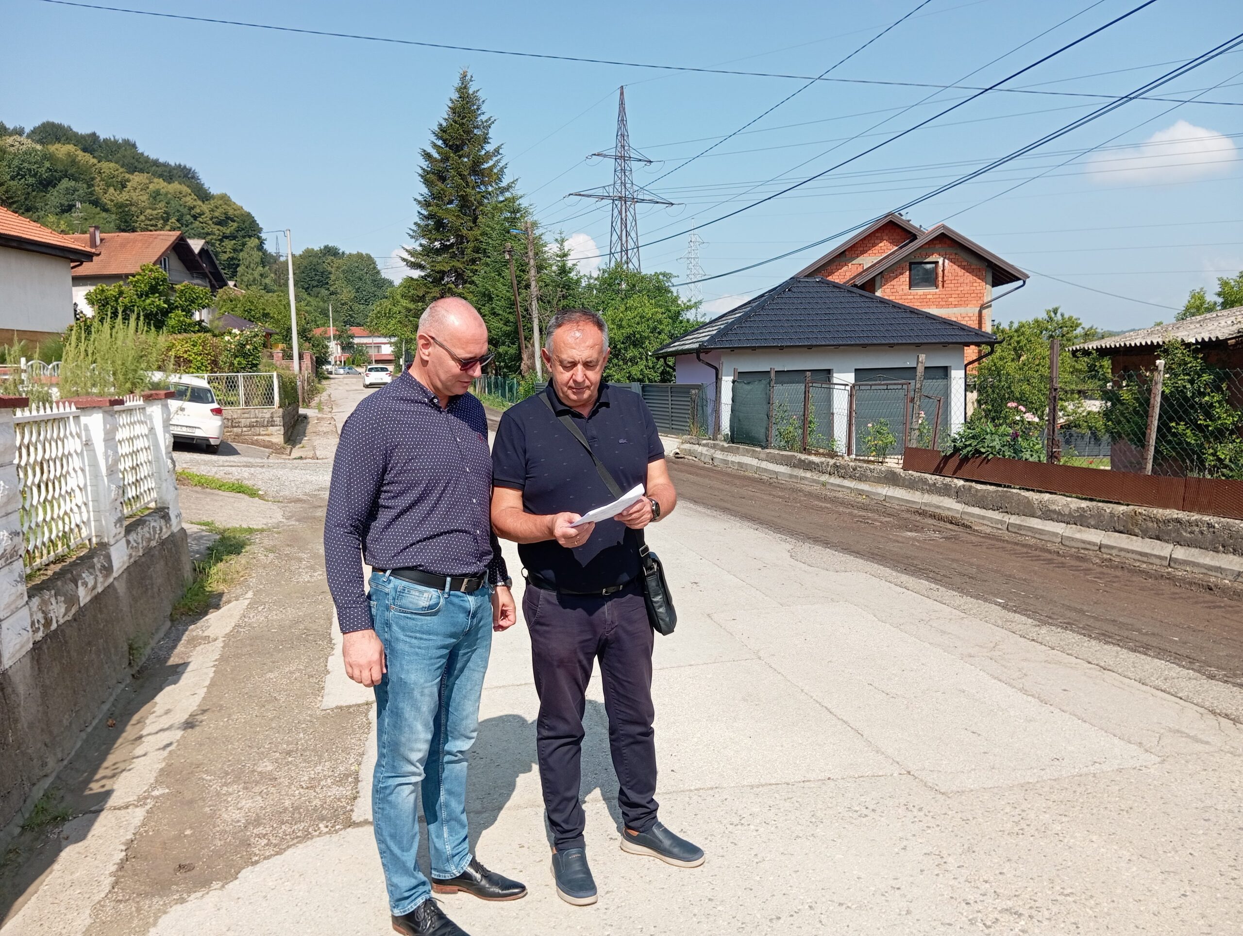 Gradonačelnik Lugavić obišao radove na rekonstrukciji puta u ulici 4 ...