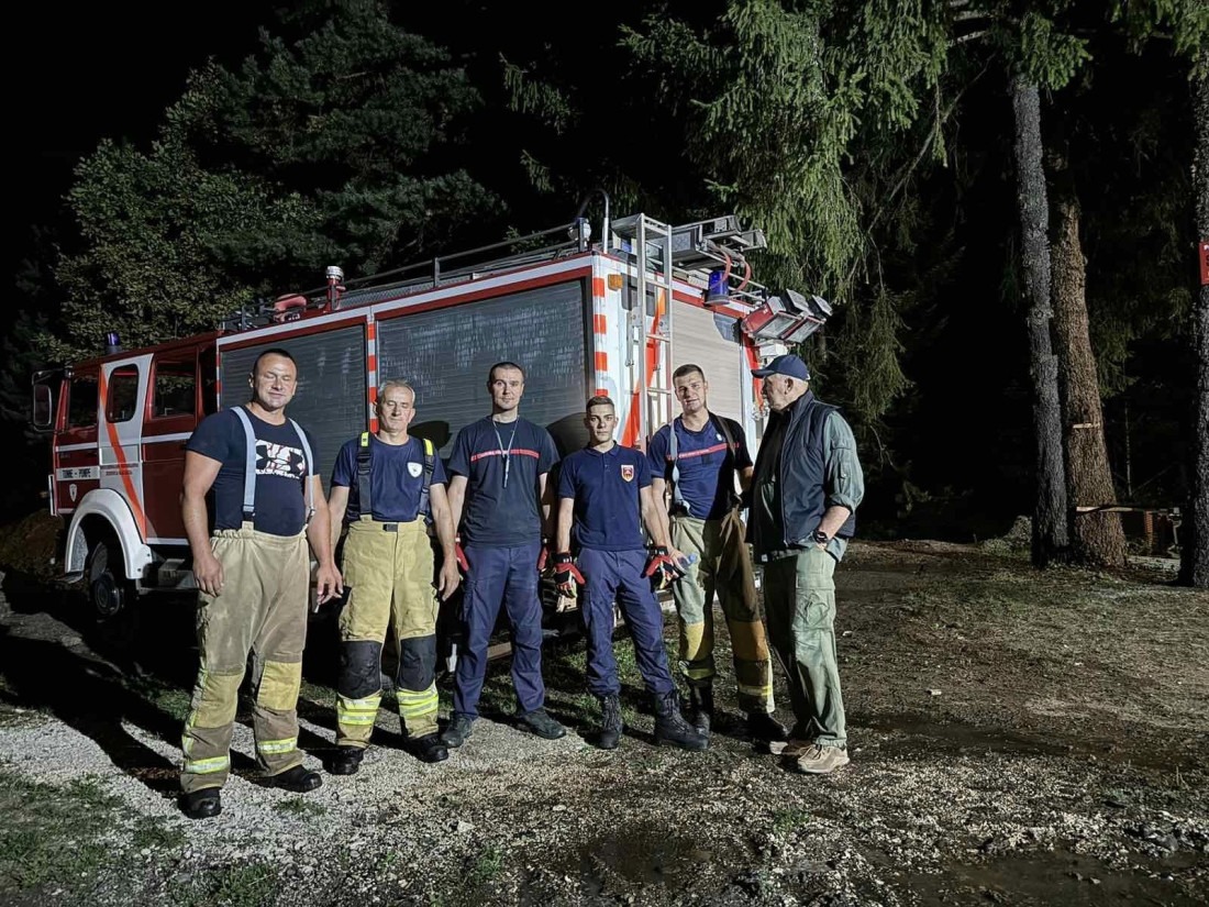 Foto: Vatrogasci na planini Konjuh dobili pomoć helikoptera Oružanih ...