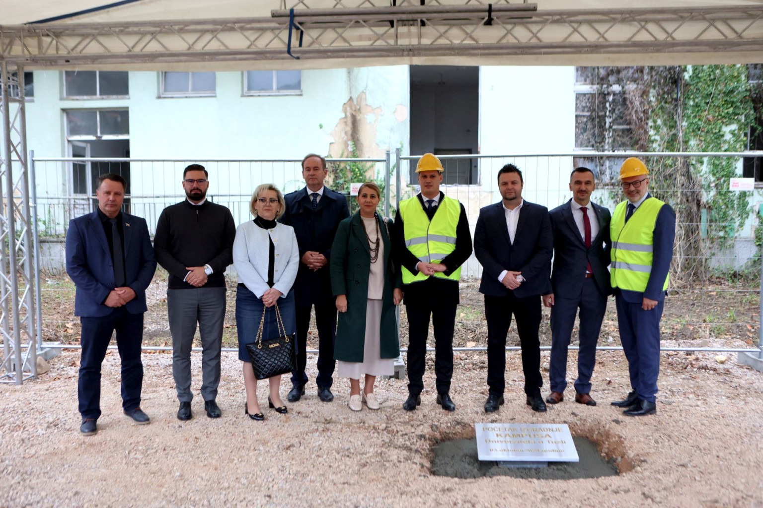 Foto: Položen kamen temeljac za izgradnju Kampusa Univerziteta u Tuzli - TIP.ba