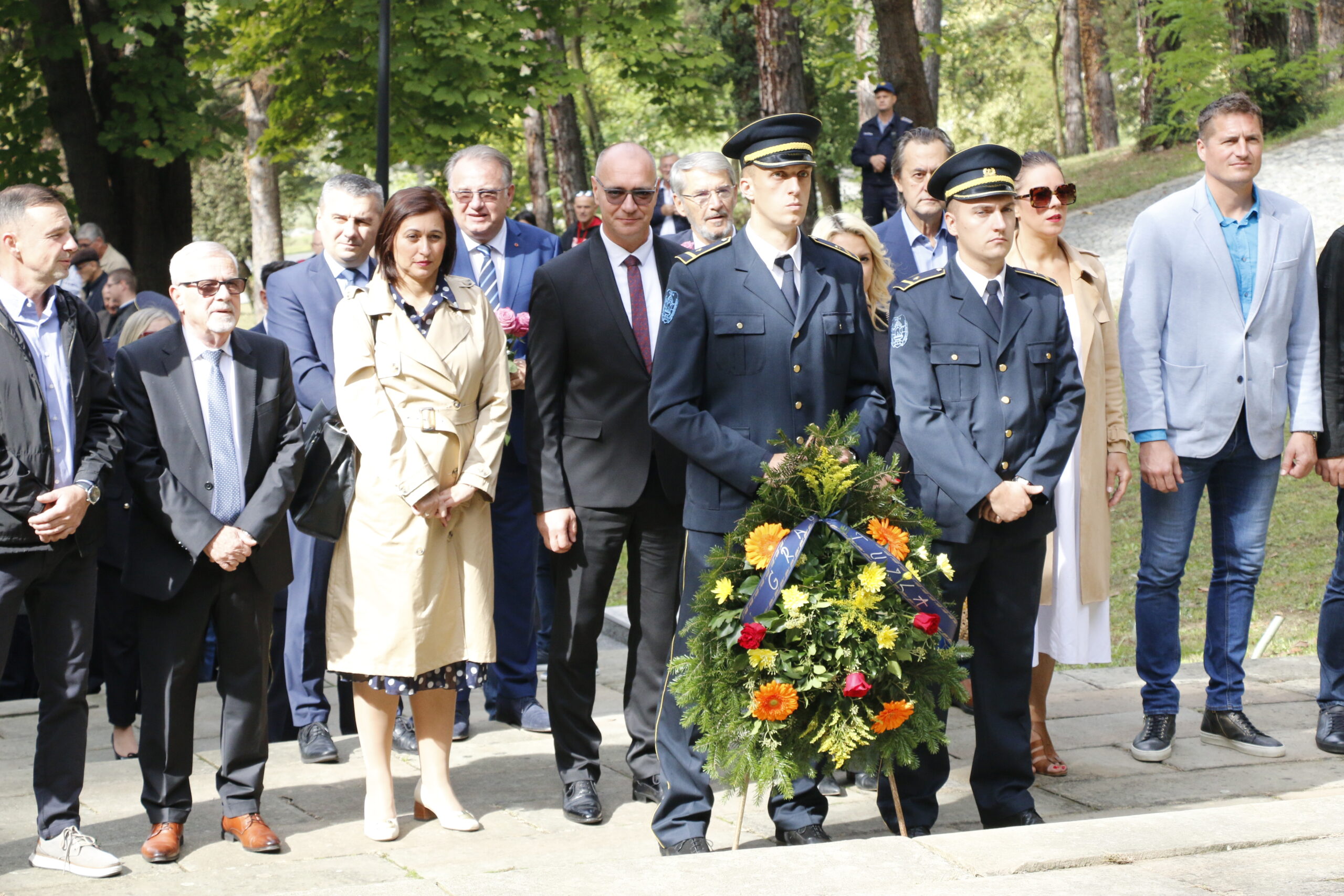 Foto: Tuzla svečano obilježila 2. oktobar – Dan oslobođenja, uz ...
