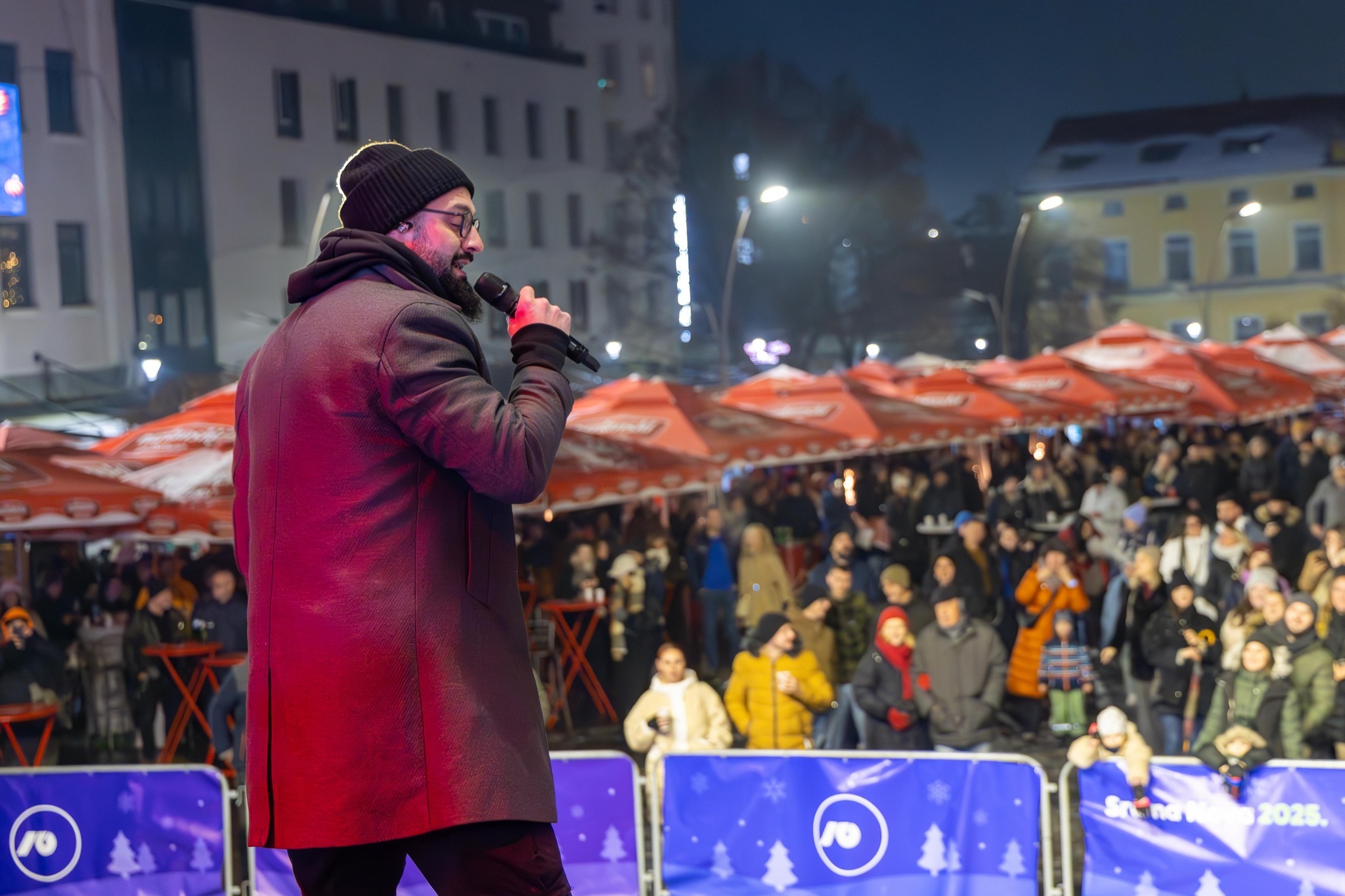 Foto: Magiju na Trgu slobode priredio Marko Louis sa svojim St. Louis ...