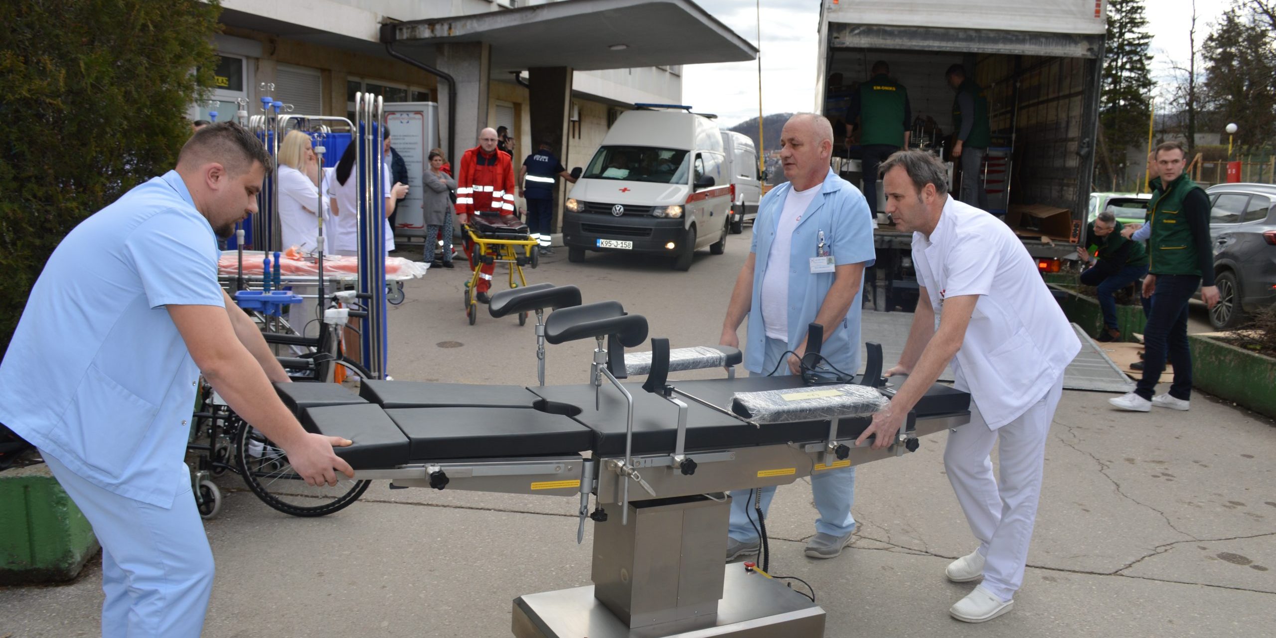 Vrijednom donacijom unaprijeđen rad šest klinika UKC Tuzla - TIP.ba