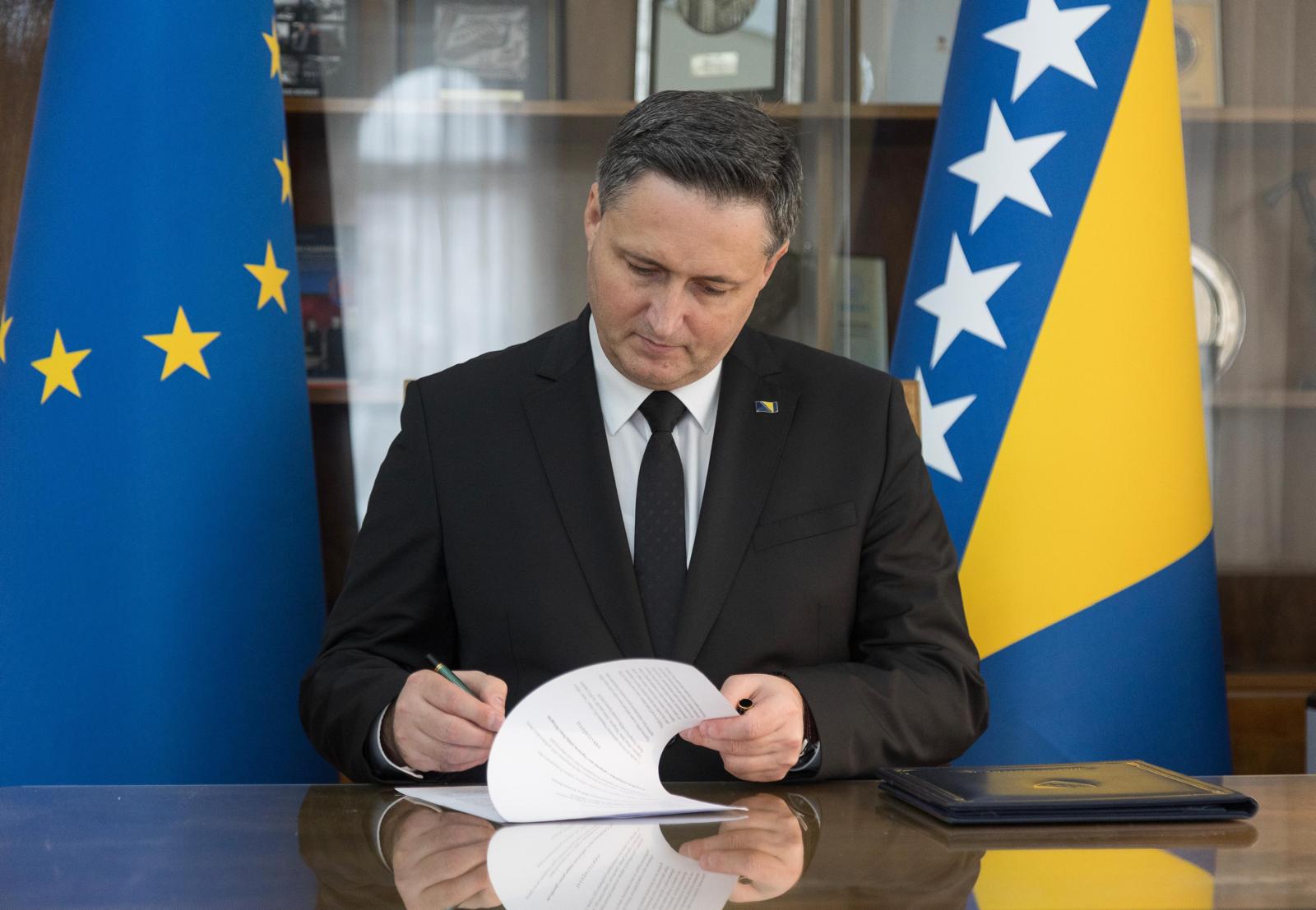 Bećirović podnio Ustavnom sudu BiH zahtjev za ocjenu ustavnosti Zakona ...