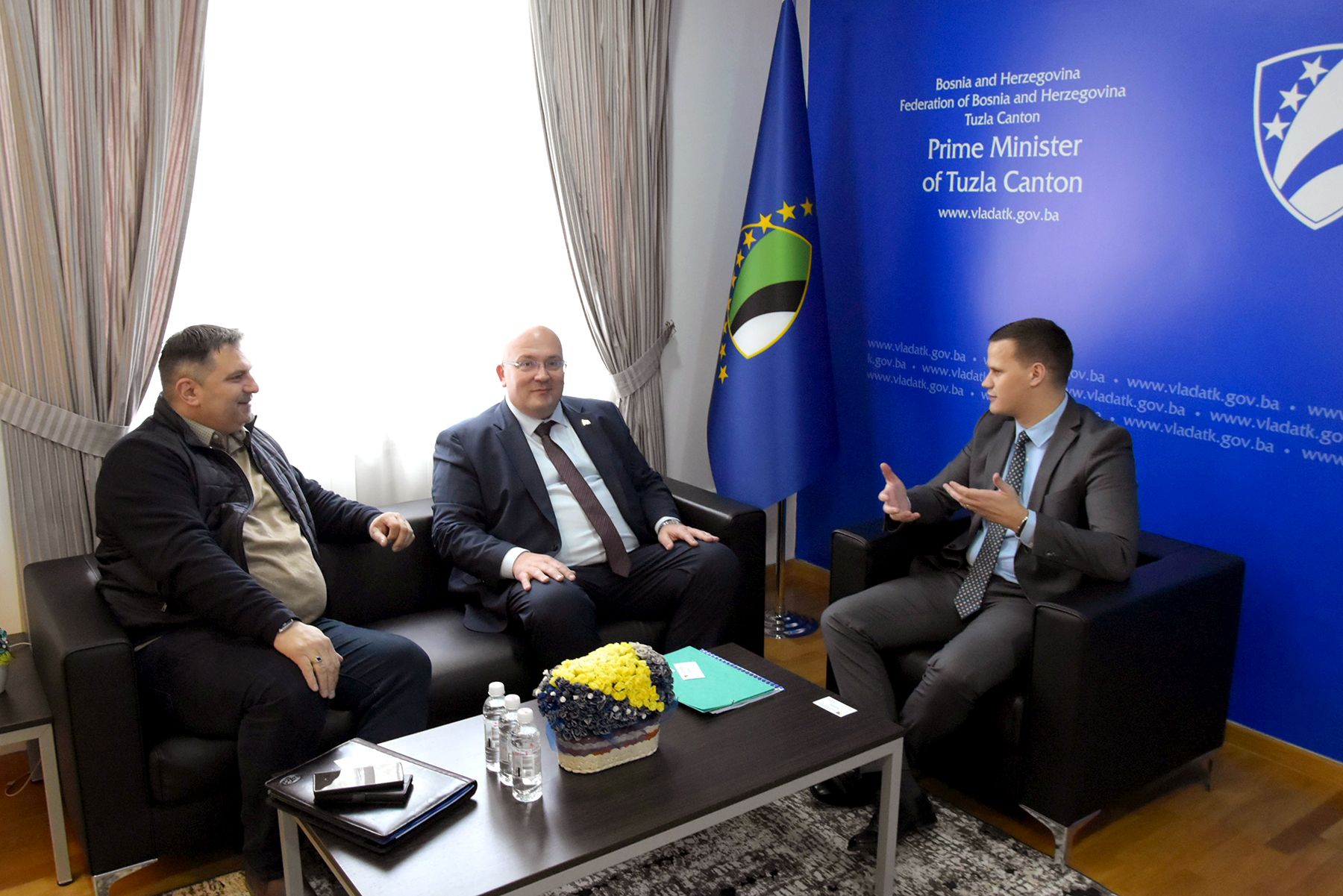 Foto: Počasni konzul BiH u Republici Češkoj posjetio Tuzlanski kanton ...