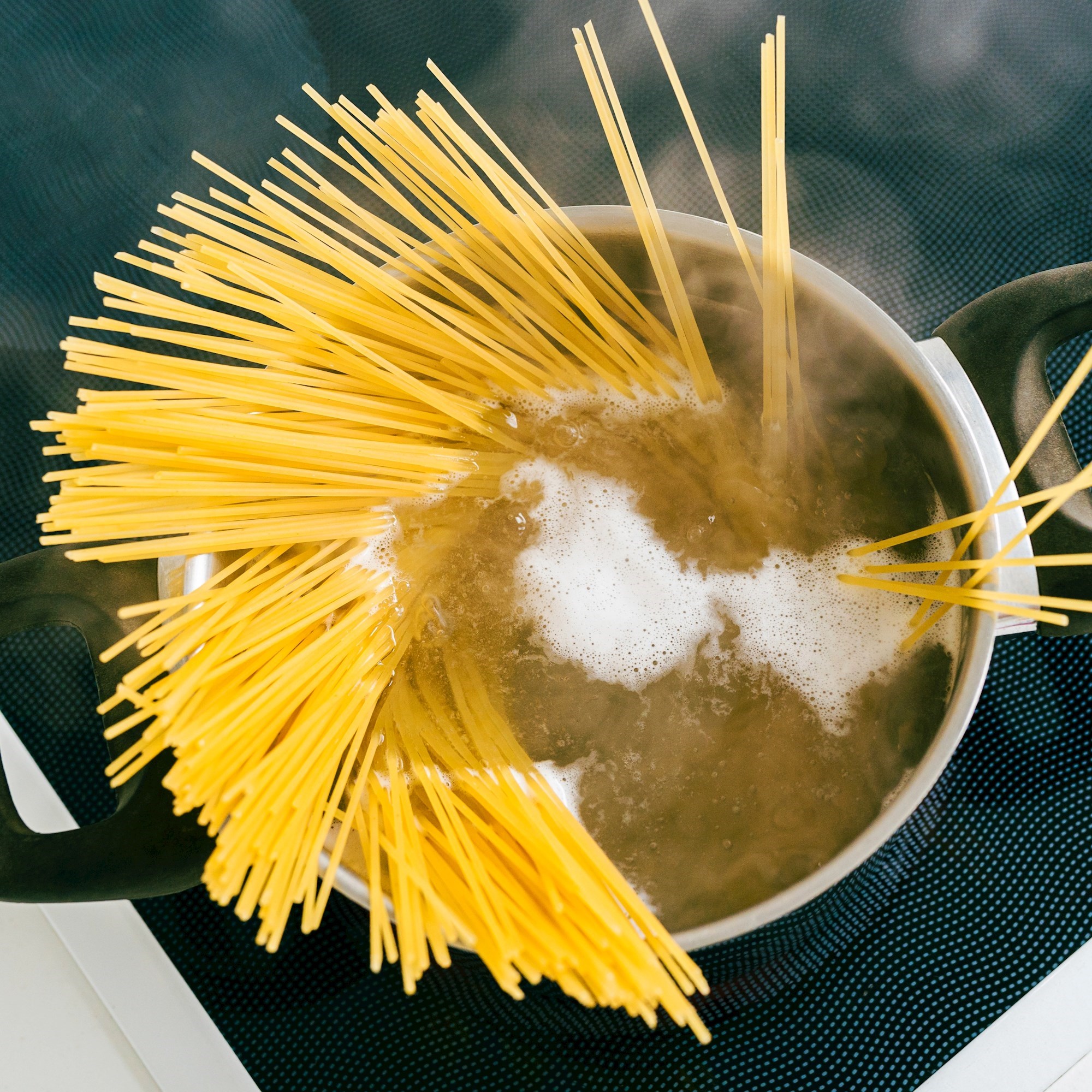 Dodajte ovo u vodu dok kuhate tjesteninu i bit će ukusnija nego ikad - TIP.ba
