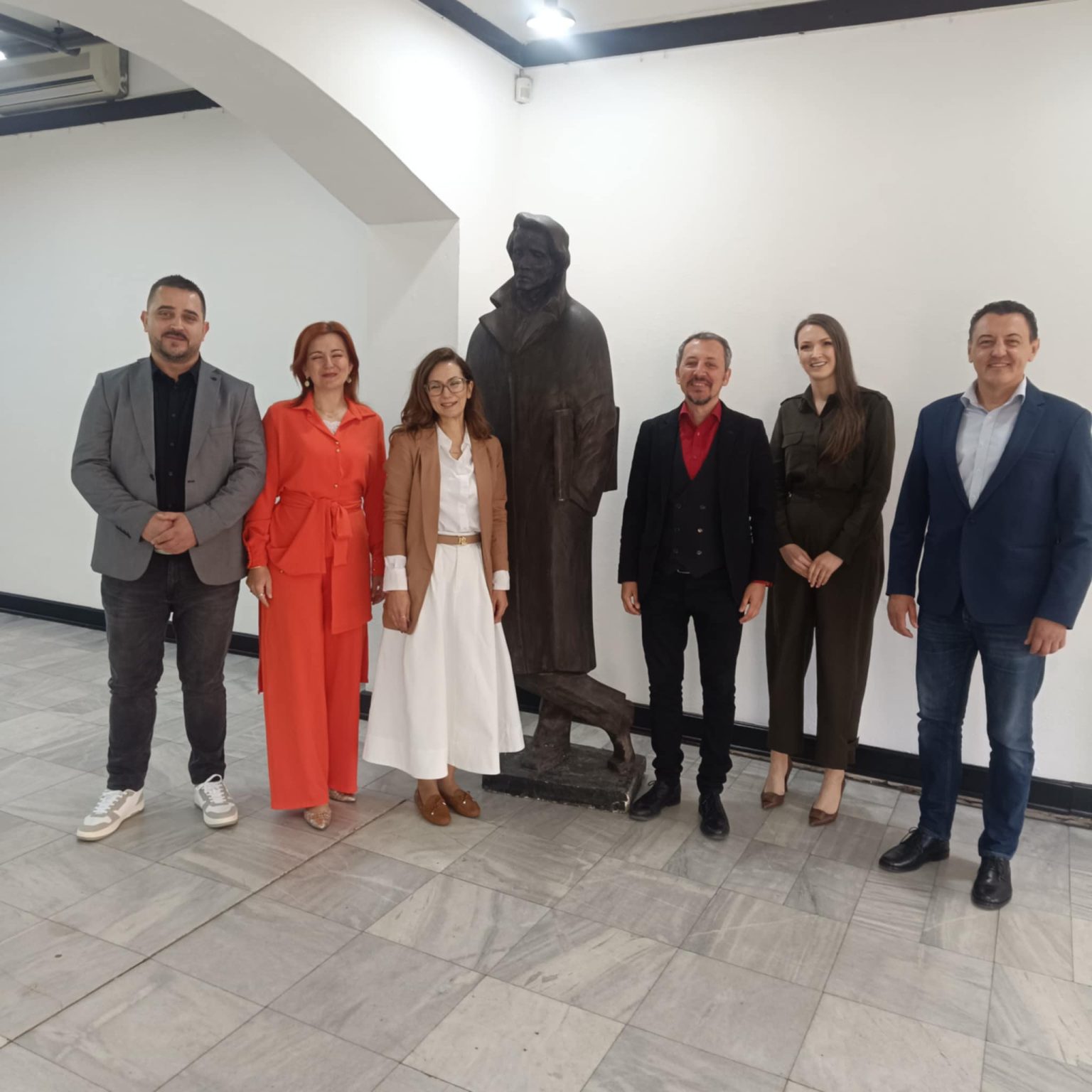 Foto: Potpisan sporazum o saradnji između Akademije dramskih umjetnosti ...