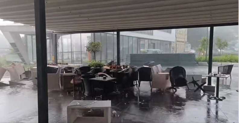 Video: Jako nevrijeme pogodilo Bihać - TIP.ba