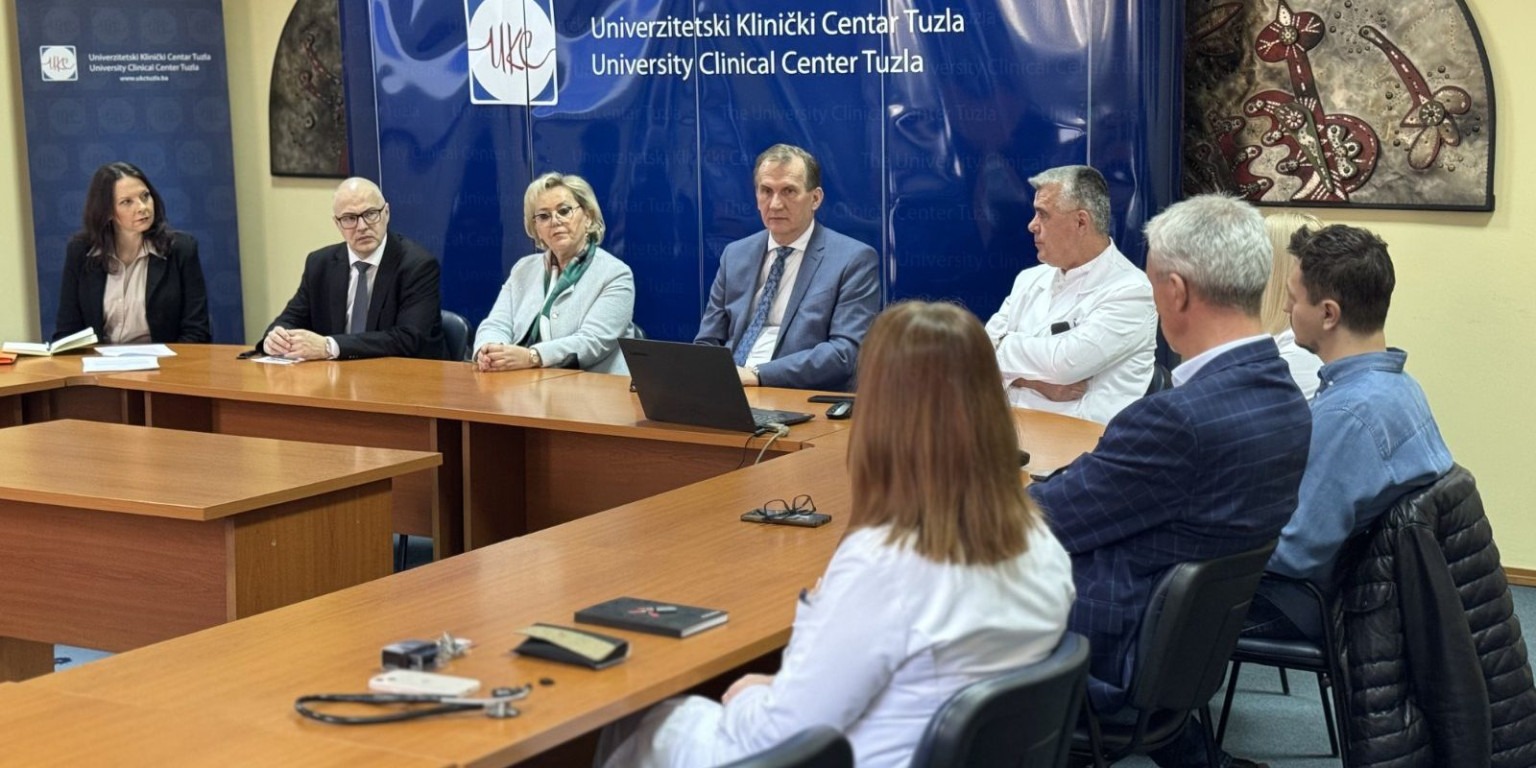 Foto: Ministri zdravstva i obrazovanja TK u radnoj posjeti UKC Tuzla ...