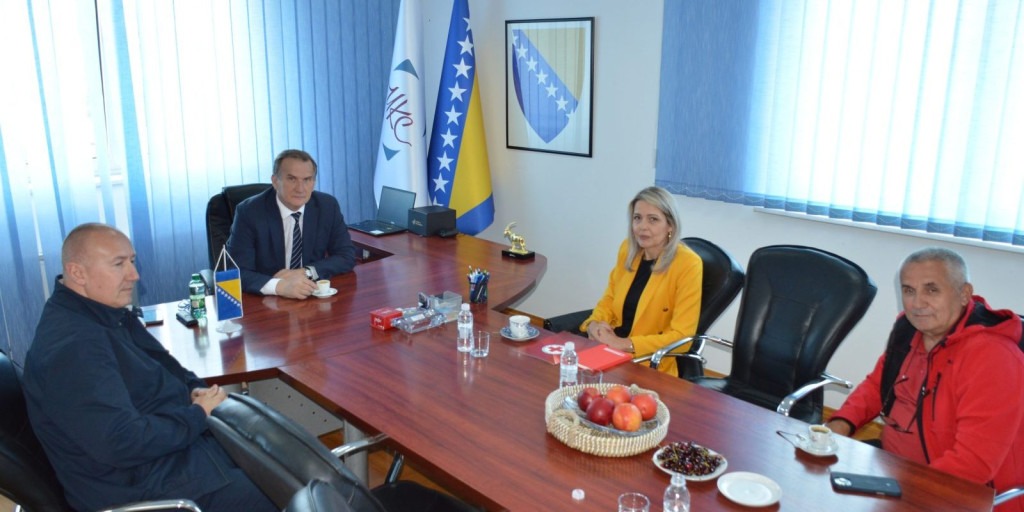 UKC Tuzla nastavlja podržavati obilježavanje godišnjice genocida nad ...